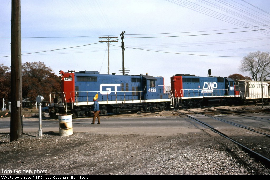 GTW 4428 and DWP 5904